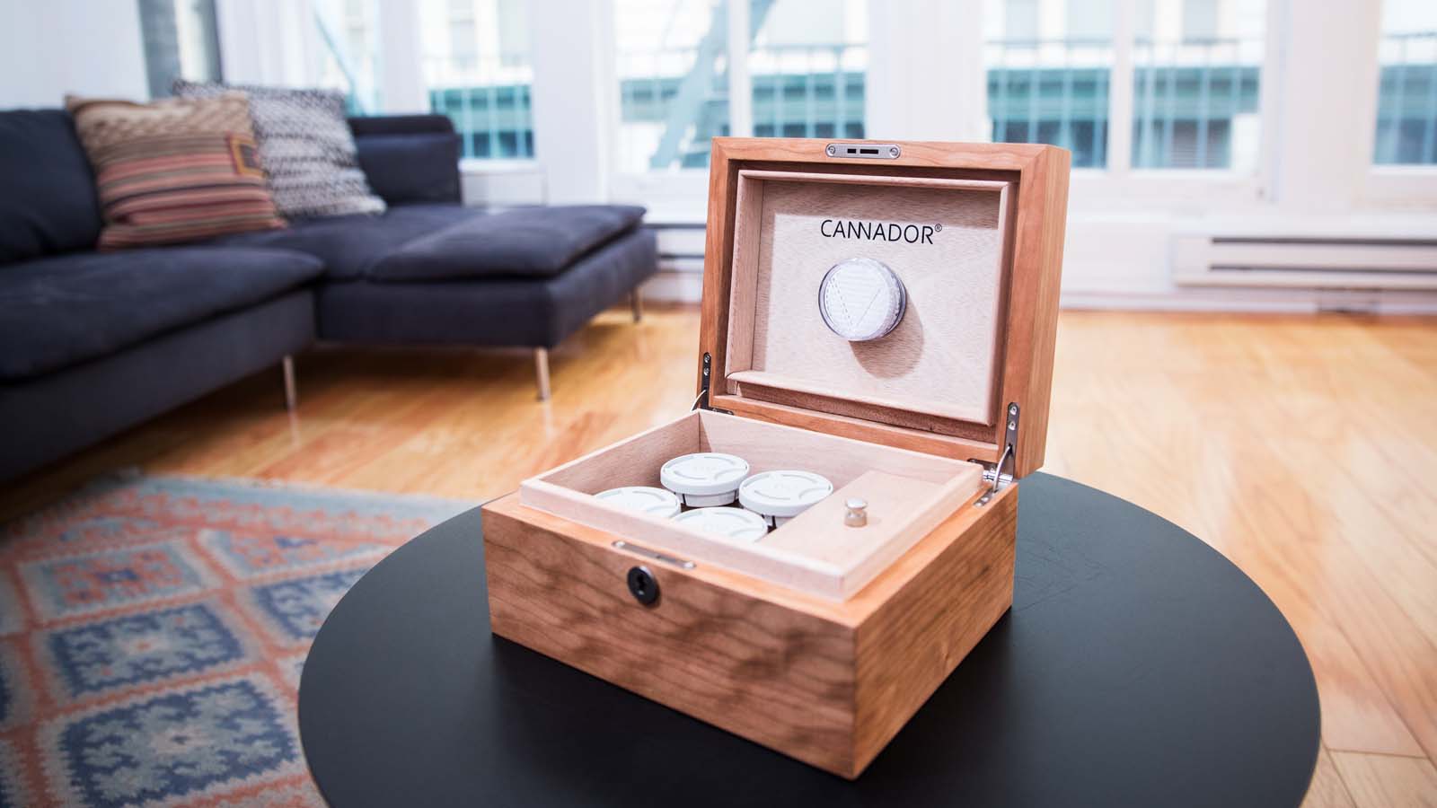 Cannabis Humidor + Stash Box in One - Top Quality | Cannador®